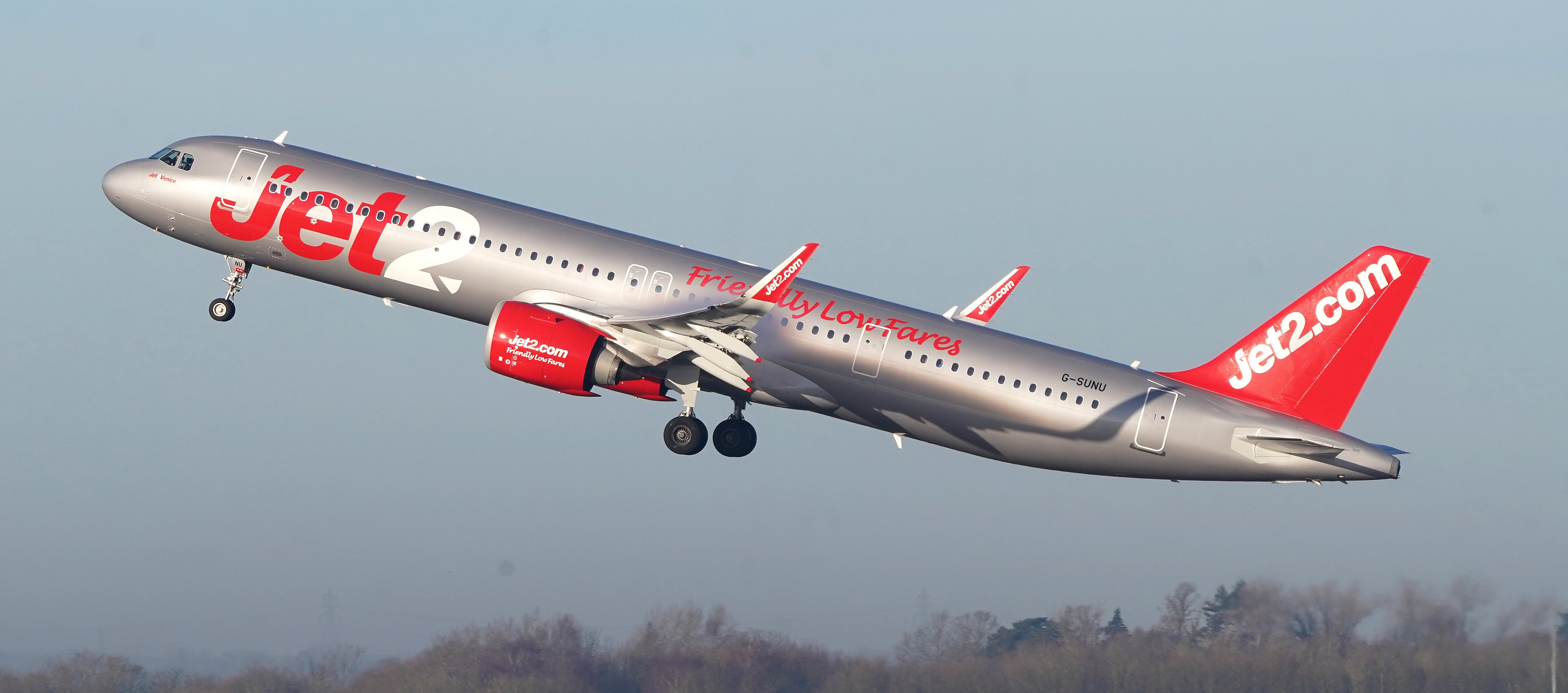 TUI Airways vs. Jet2: which airline offers the best value to Tenerife ...