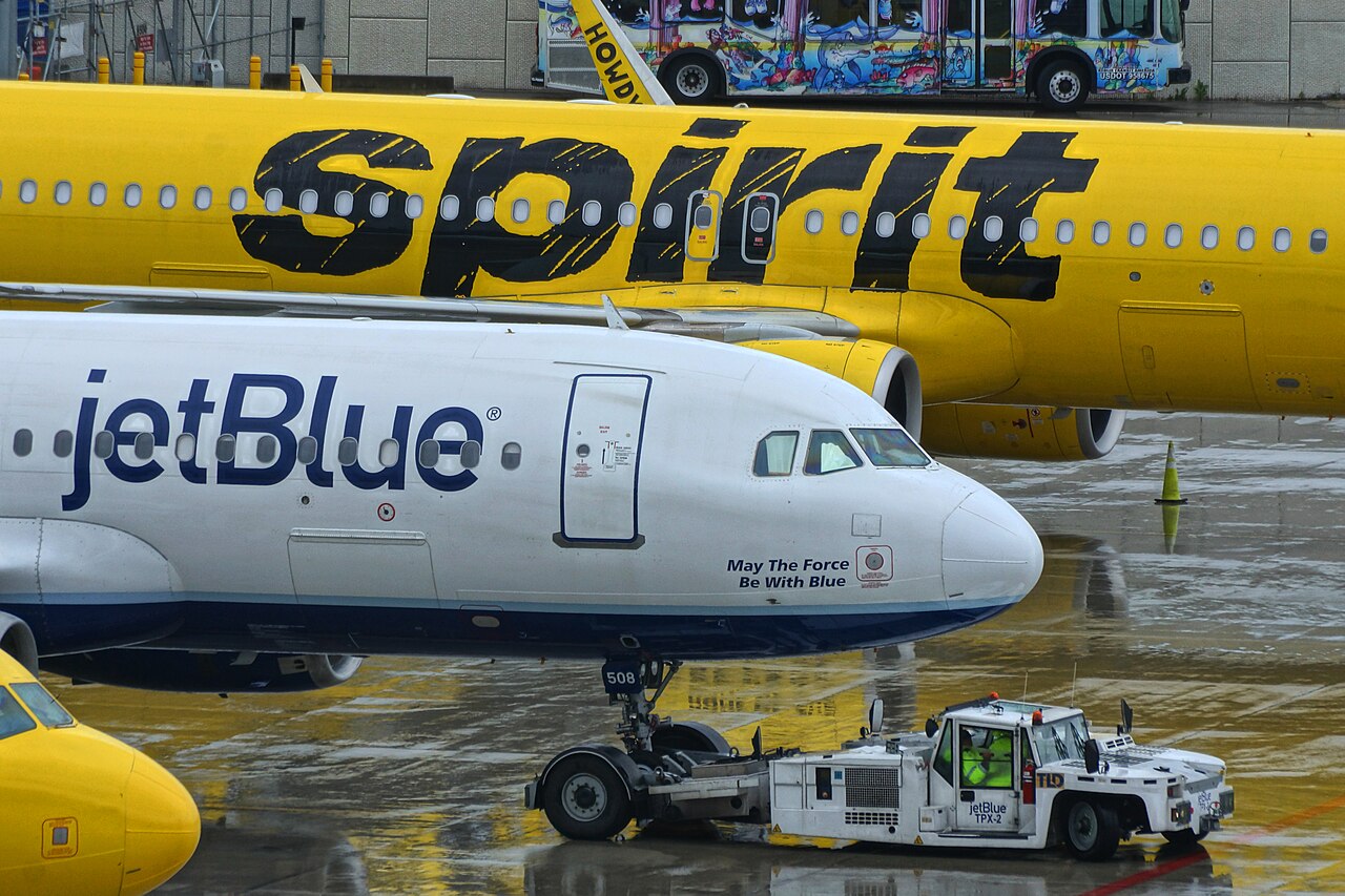 JetBlue has secured loans in a bid to survive as costs rise | Airline ...